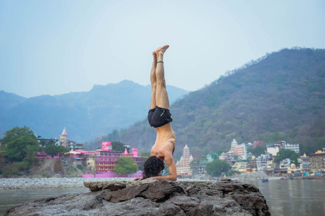 BENEFITS OF ARM BALANCE – PINCHA MAYURASANA - Vinyasa Yoga Academy Blogs